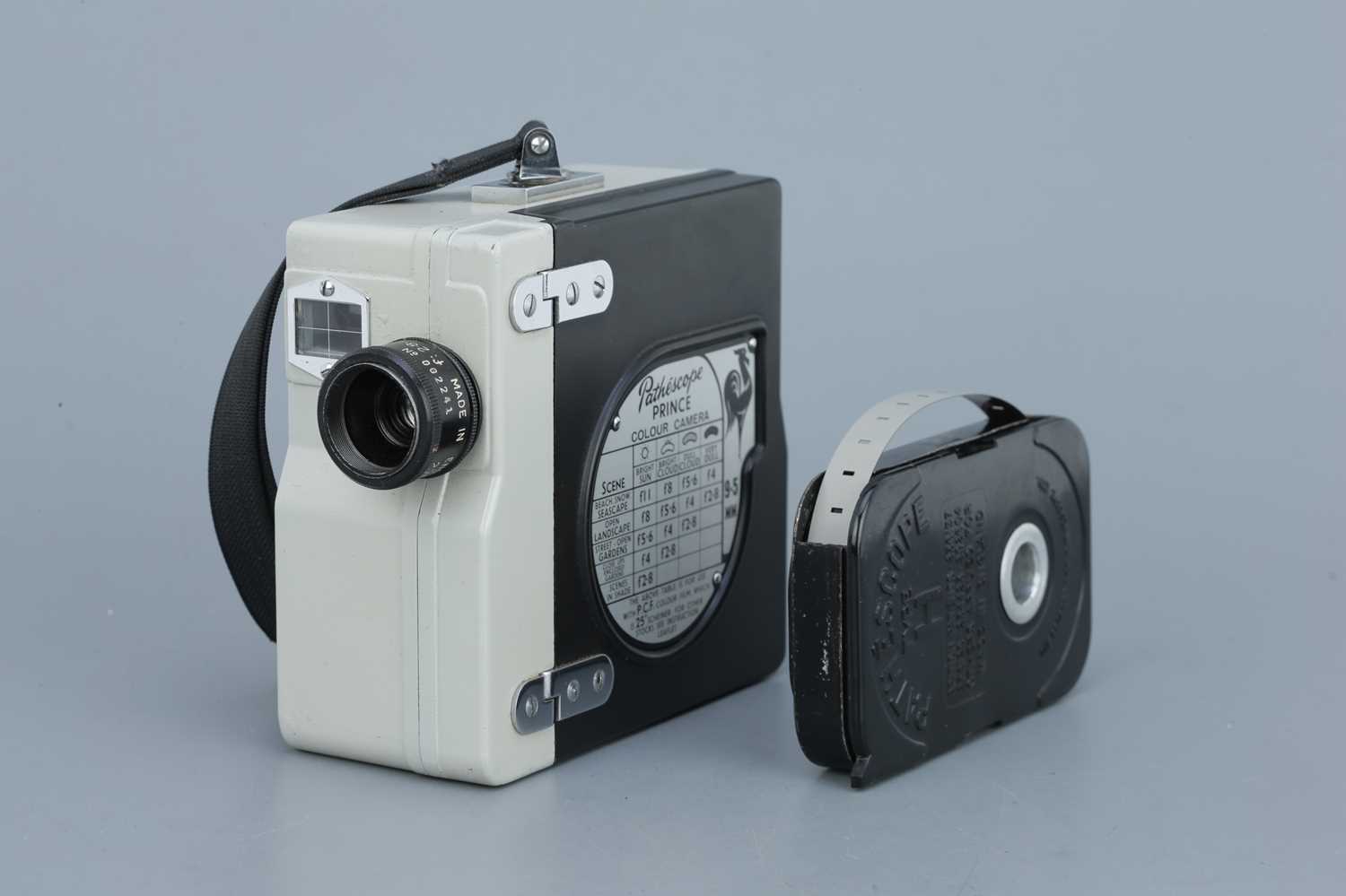 Lot 664 - A Pathescope Prince Cine Camera,