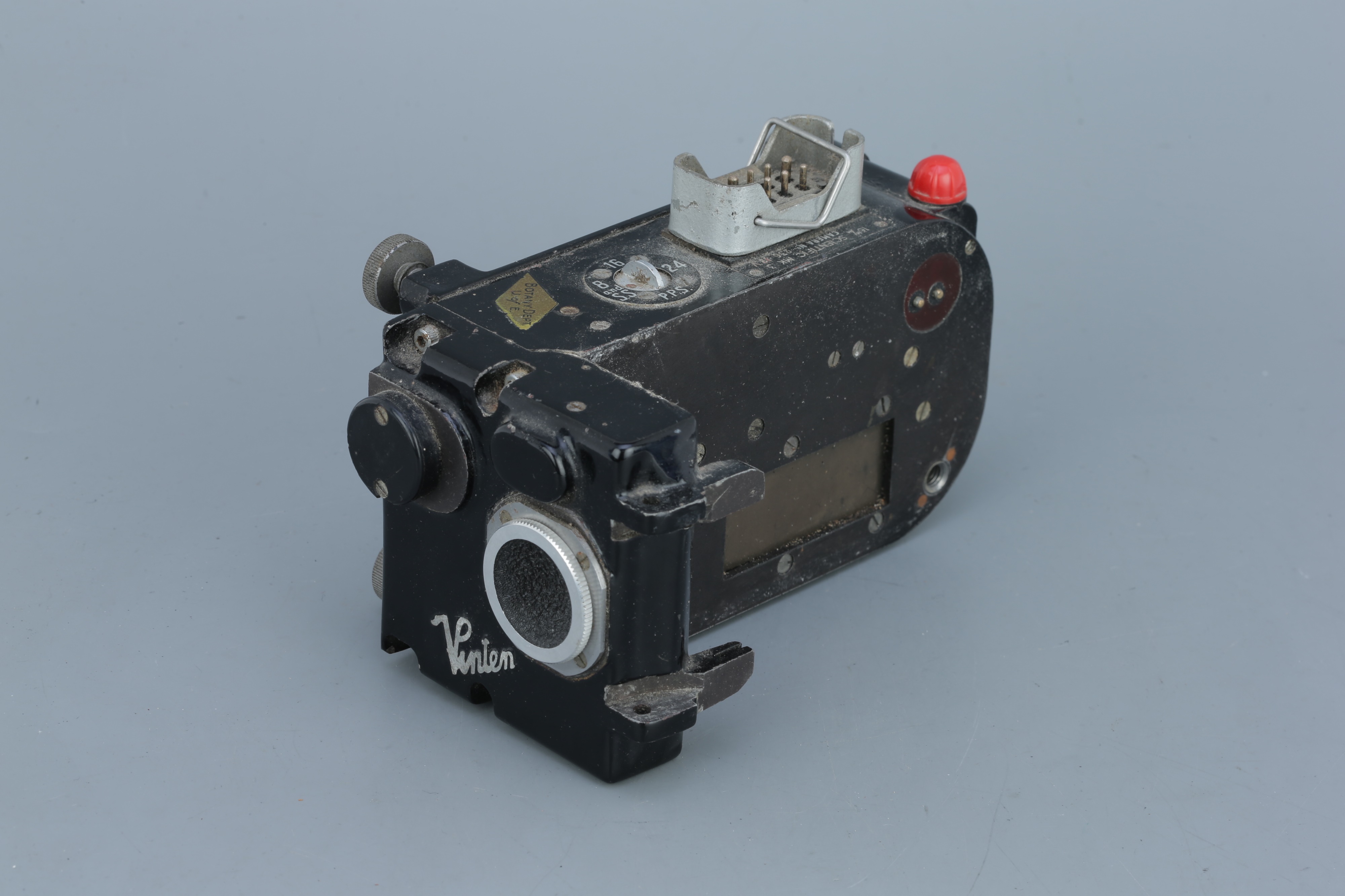 Lot 659 - A Vinten Scientific 16mm Cine Camera,