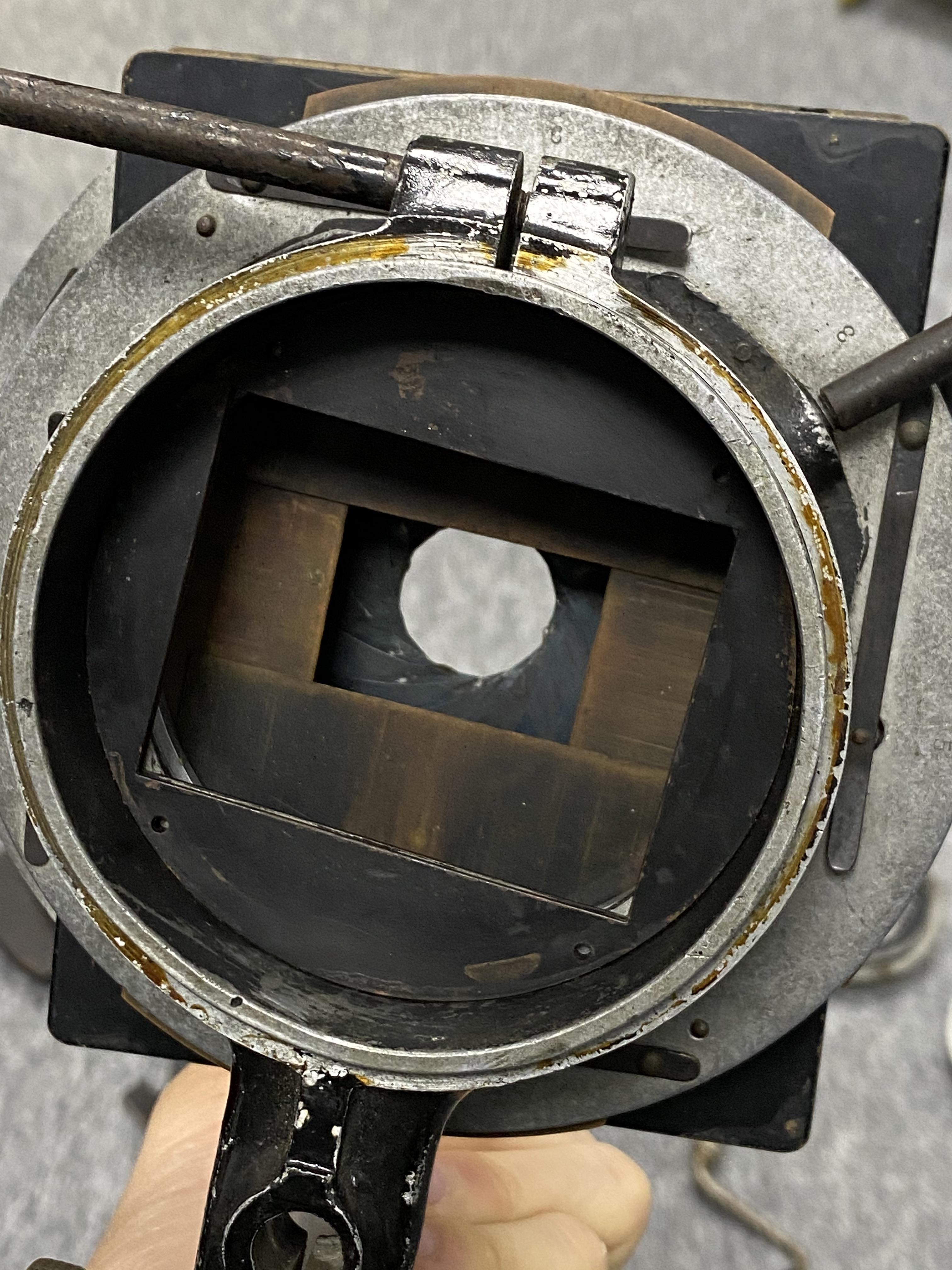 Lot 321 - A Bell & Howell 2709 35mm Hand Crank Cine