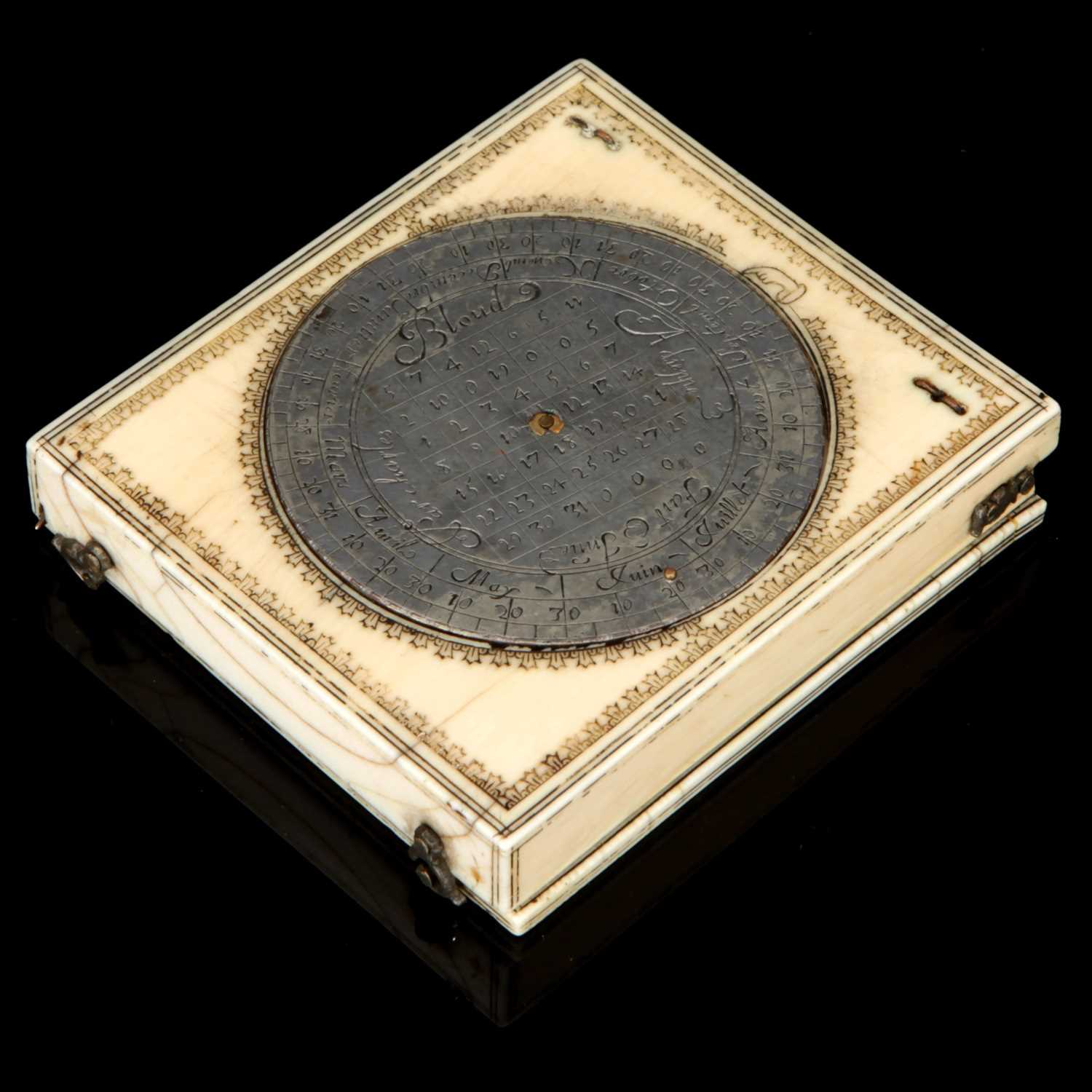 Lot 154 - A 17th Century Ivory Magnetic Azimuth Pocket