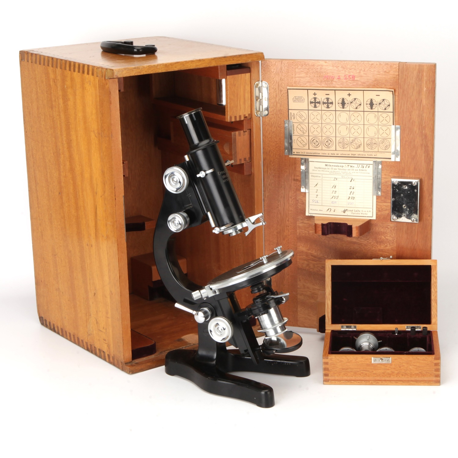Lot 157 - A Leitz Polarising Model KM Microscope,